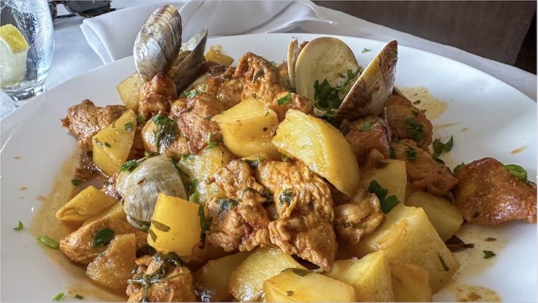 I found the perfect Chicken Alentejana at Sagres in Fall River – Fall ...