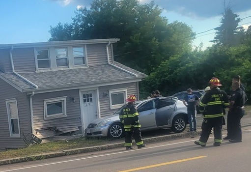 Multi-vehicle collision leads to crash into Swansea home, gas meter ...